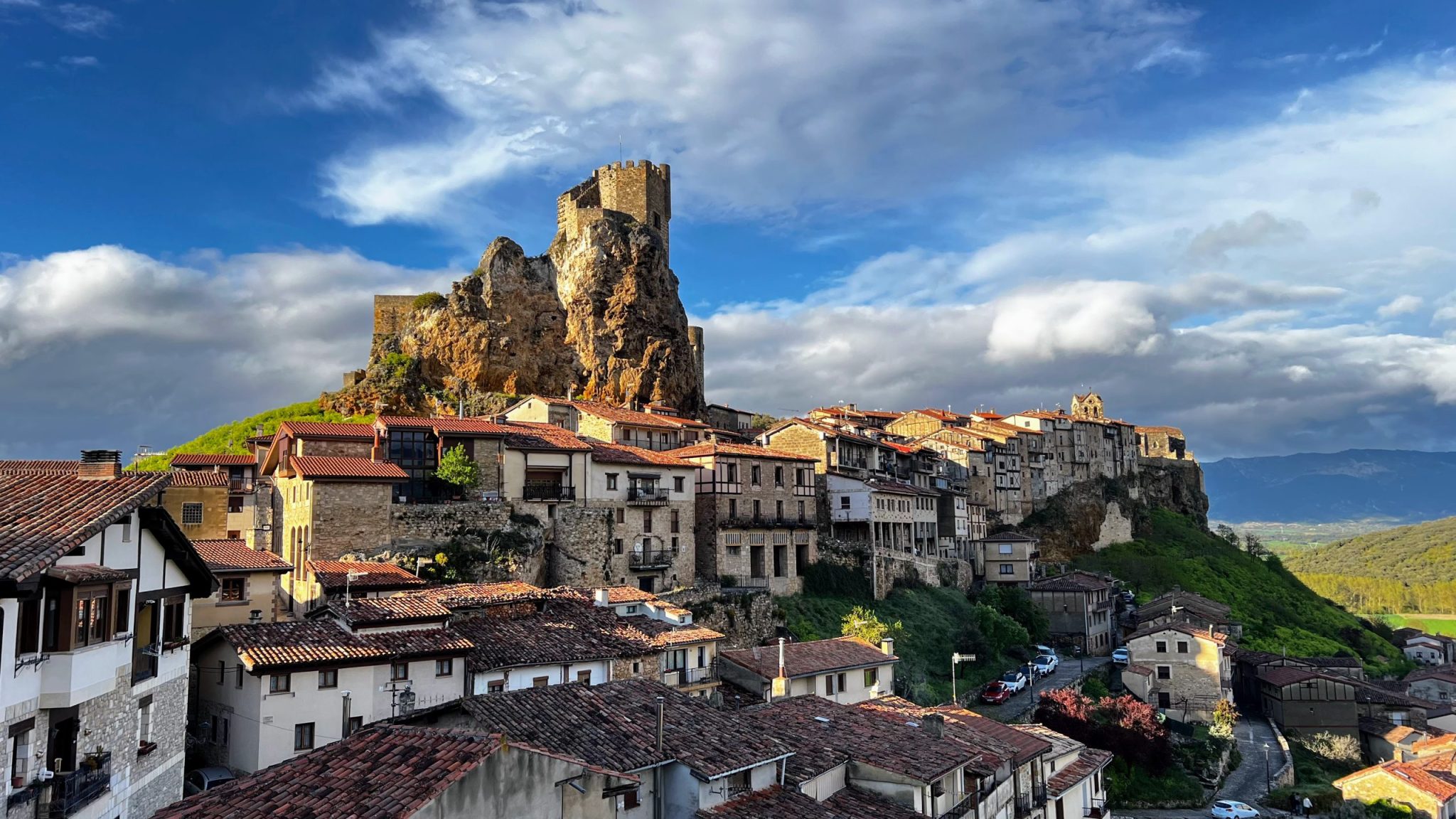 Qué ver en Frías, la ciudad más pequeña de España • planDviajero
